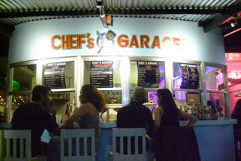 PICTURES: Night Strolling In Cubao - Quedank