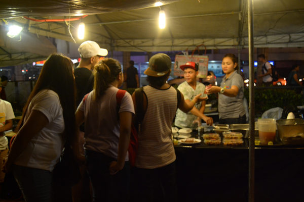 PICTURES: Night Strolling In Cubao - Quedank