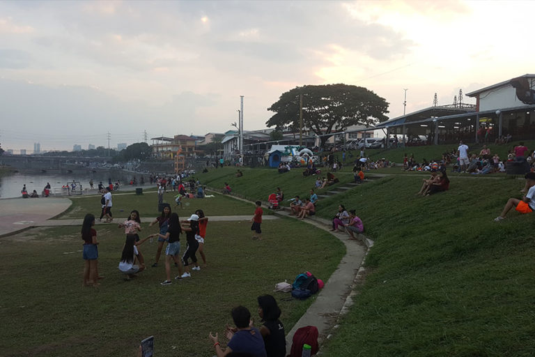 PICTURES: Stroll Around Marikina Riverbanks Center (River Park) - Quedank