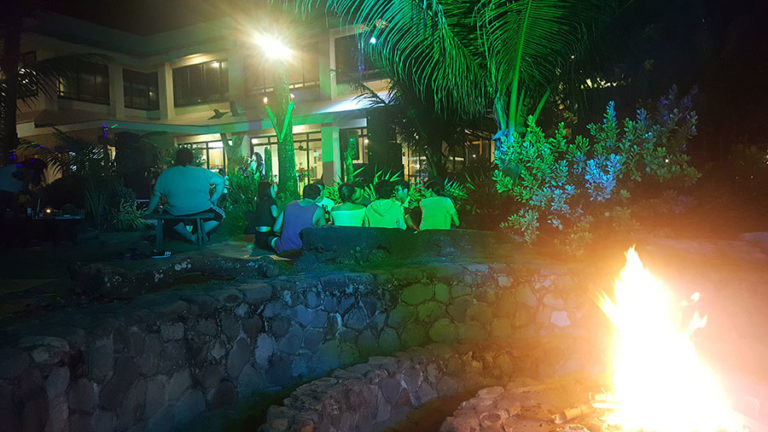 3 Hip Bars To Visit Along Sabang Beach Baler For An Awesome Night-Life ...